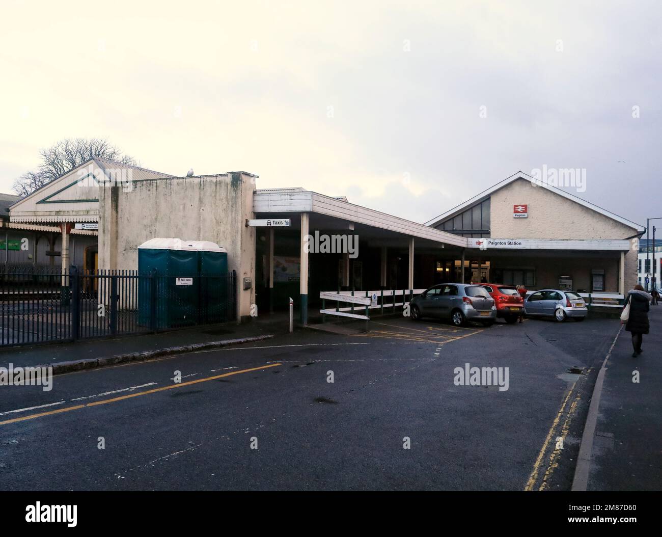 Paignton railway station, car park and taxi rank, Taken January 2023 ...