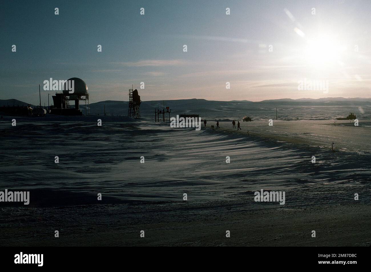 Radar warning stations hi-res stock photography and images - Alamy