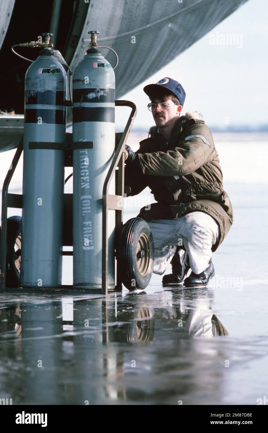 Canadian forces base hi-res stock photography and images - Alamy