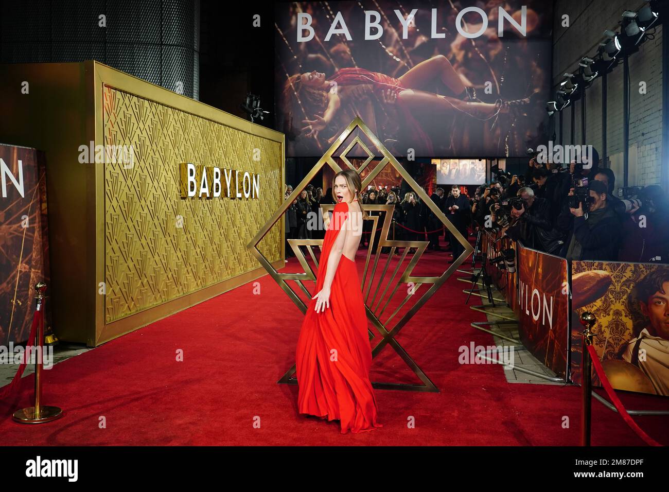 Margot Robbie attending the premiere of Babylon at BFI Imax Waterloo in ...