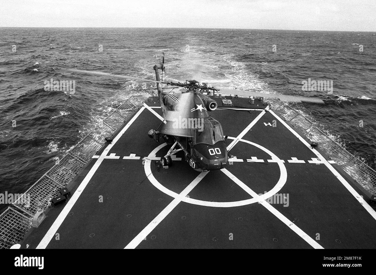 DN-SN-88-01572. Base: USS Sides (FFG 14) Country: Pacific Ocean (POC ...