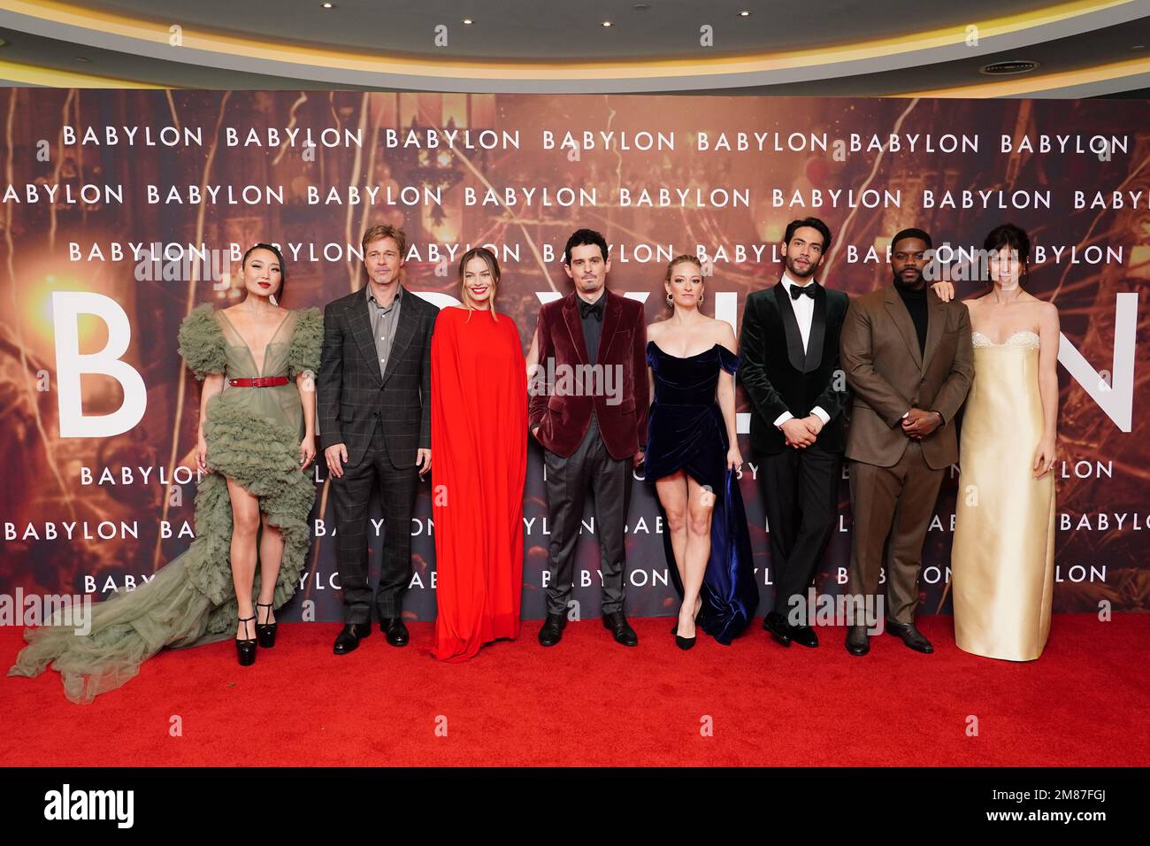 (left to right) Li Jun Li, Brad Pitt, Margot Robbie, Damien Chazelle ...