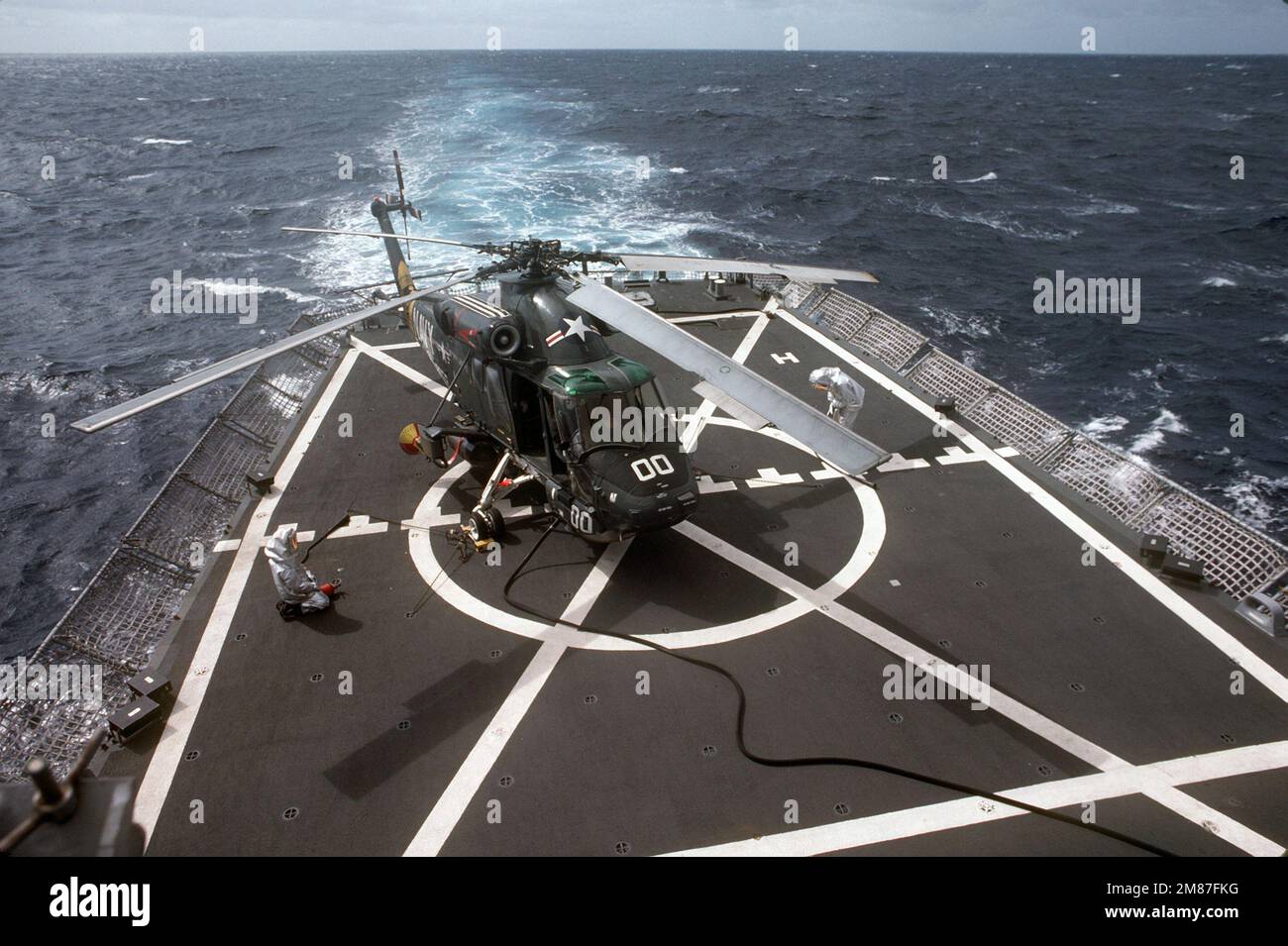 DN-ST-87-06750. Base: USS Sides (FFG 14 Stock Photo - Alamy