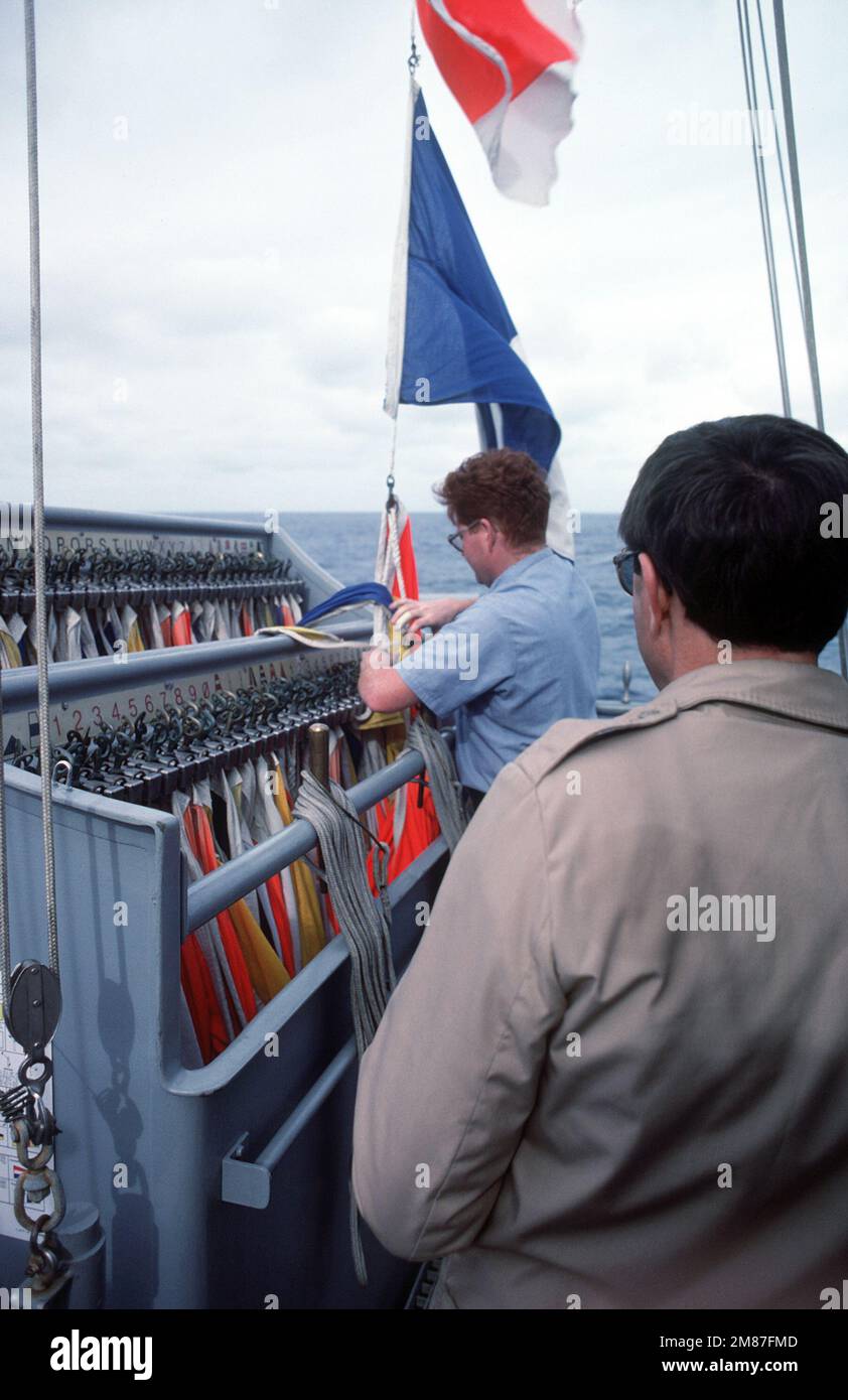 DN-ST-87-06735. Base: USS Sides (FFG 14 Stock Photo - Alamy
