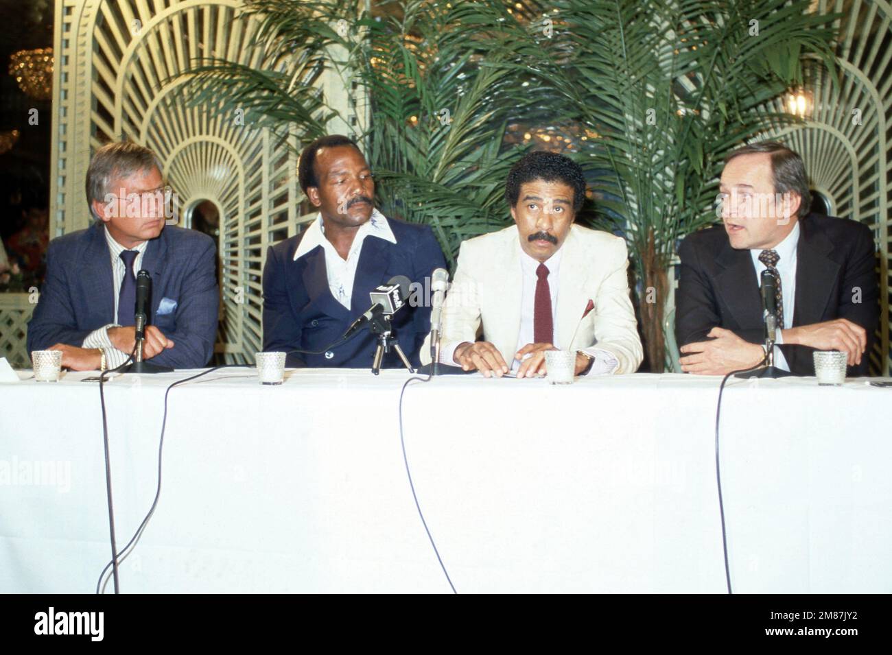 Guy McElwaine, JIm Brown, Richard Pryor and Frank Price at a press ...