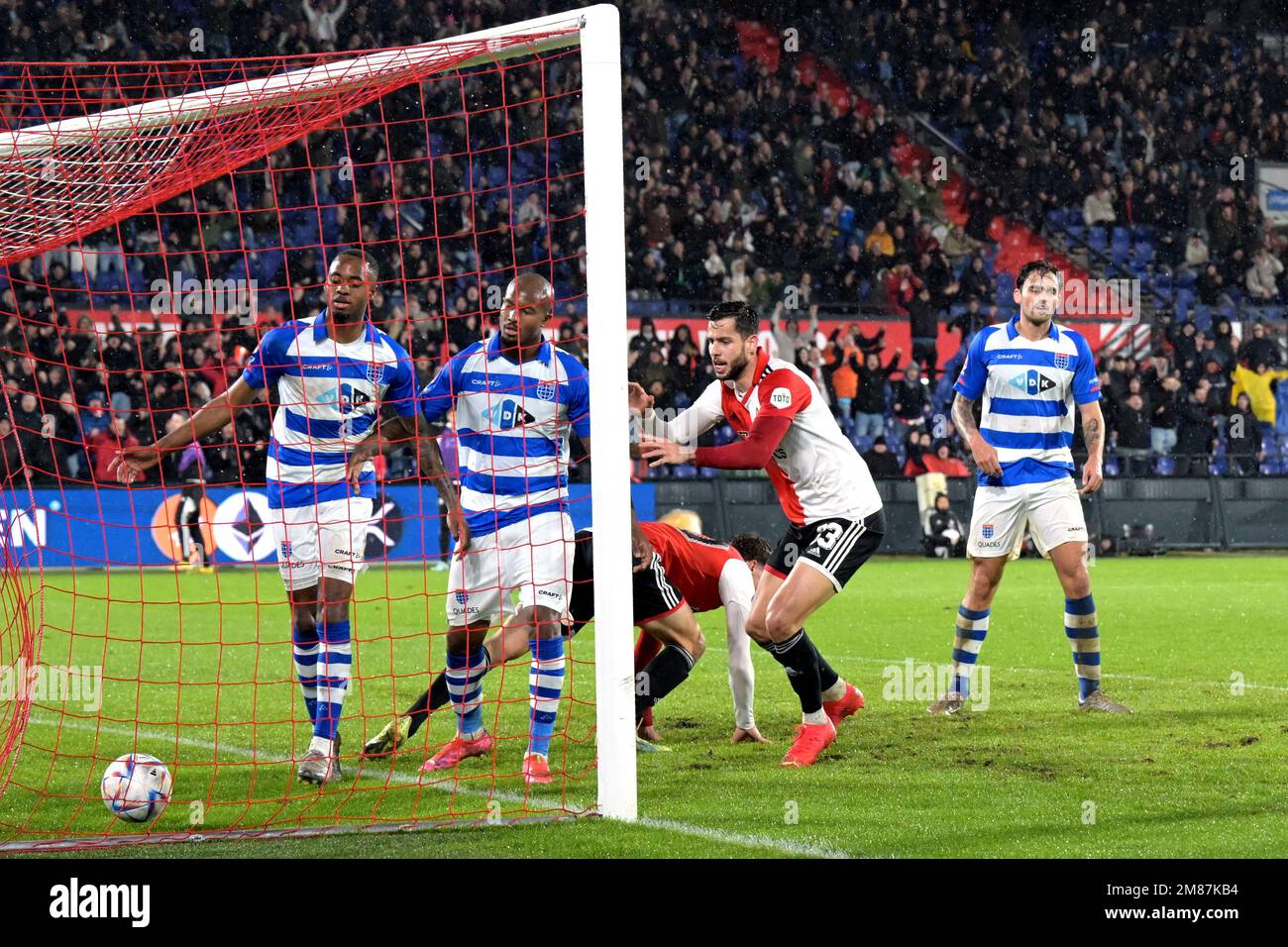 ROTTERDAM - Mats Wieffer of Feyenoord scores the 1-1, David Hancko of ...