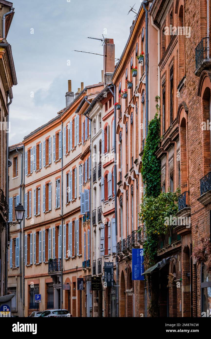 Old buildings and bricks hi-res stock photography and images - Alamy