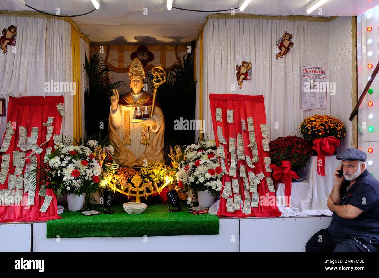 The shrine of San Gennaro set up on Mulberry street in Little Italy ...