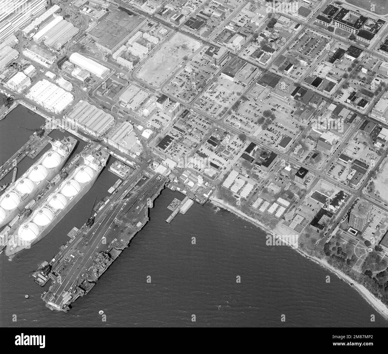An aerial view of the nuclear-powered aircraft carrier USS DWIGHT D ...