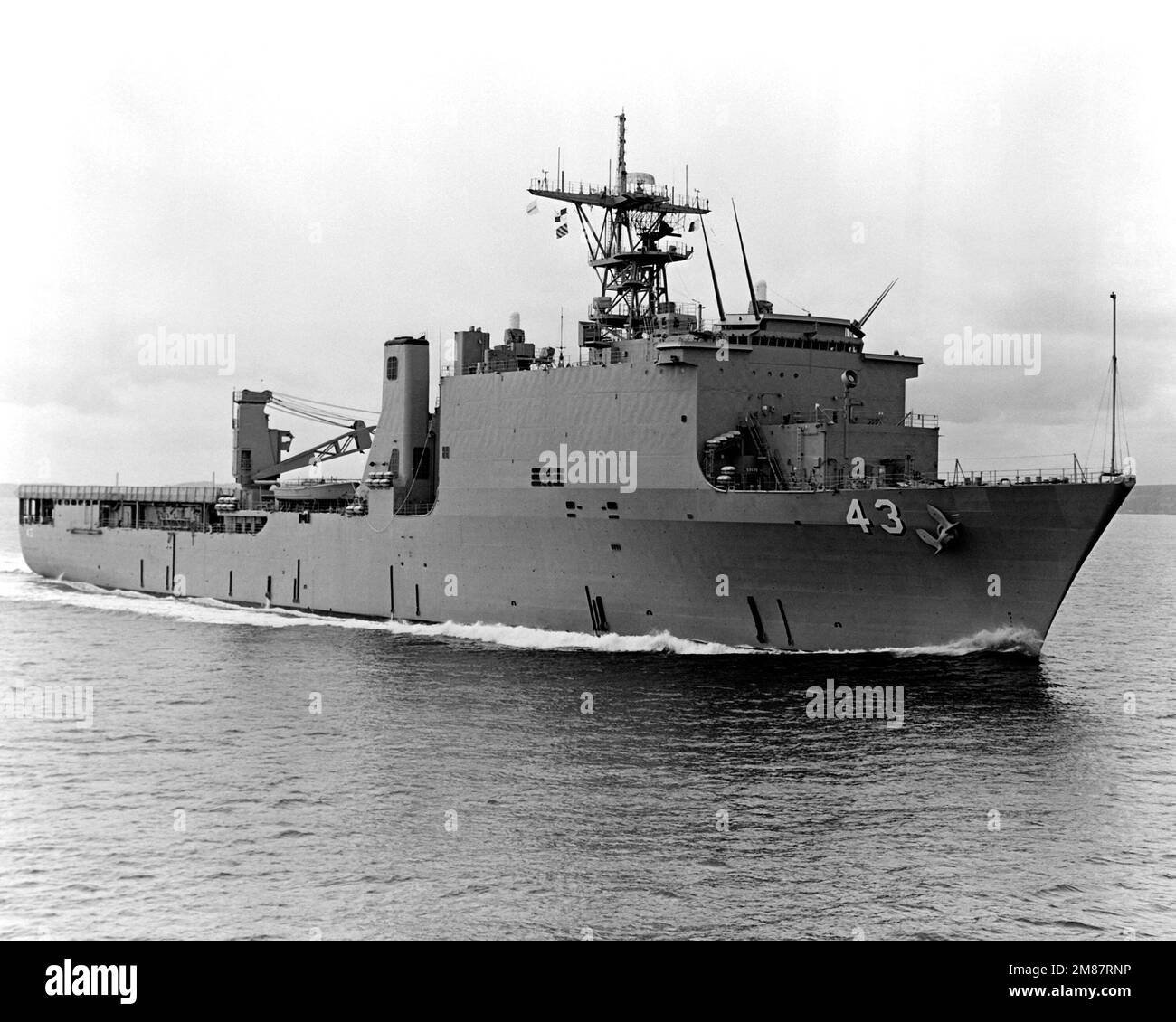 A starboard bow view of the dock landing ship USS FORT MCHENRY (LSD-43 ...