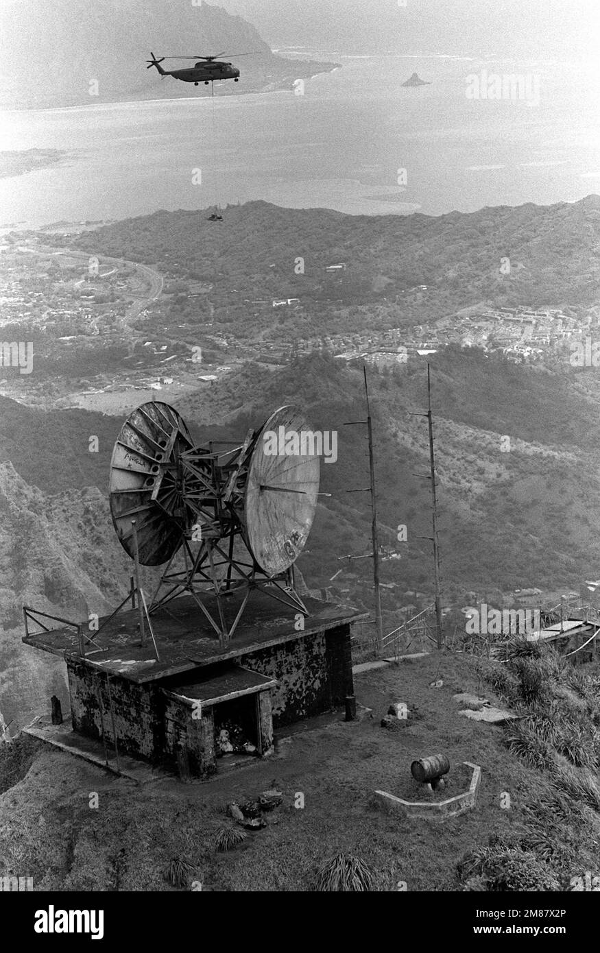 A Marine Heavy Helicopter Squadron 463 (HMH-463) CH-53D Sea Stallion ...