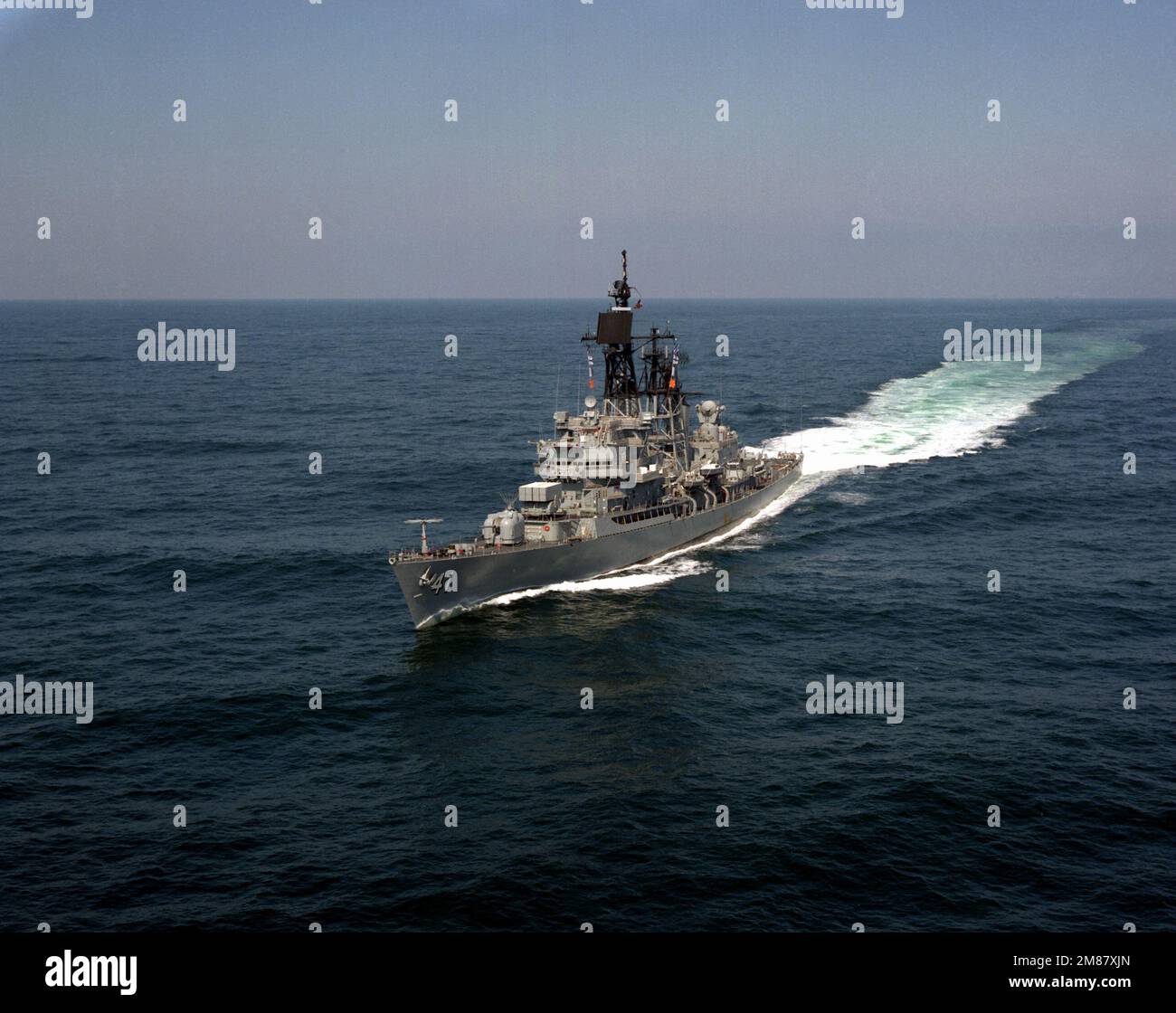 A port bow view of the guided missile destroyer USS KING (DDG-41 ...