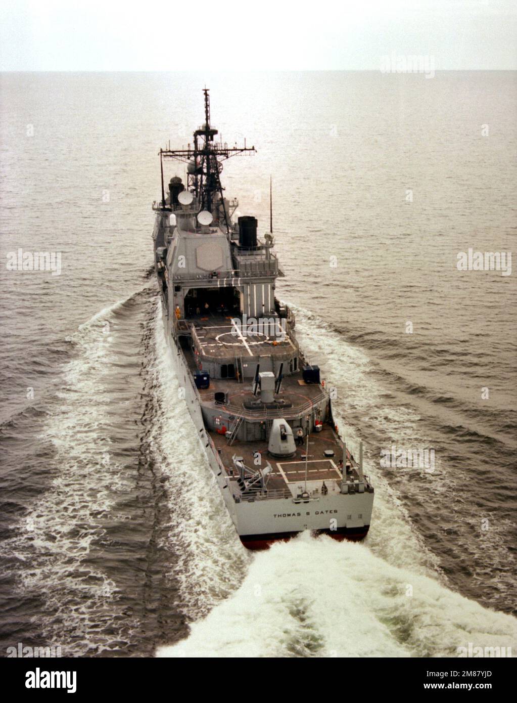 A port quarter view of the guided missile cruiser THOMAS S. GATES (CG ...