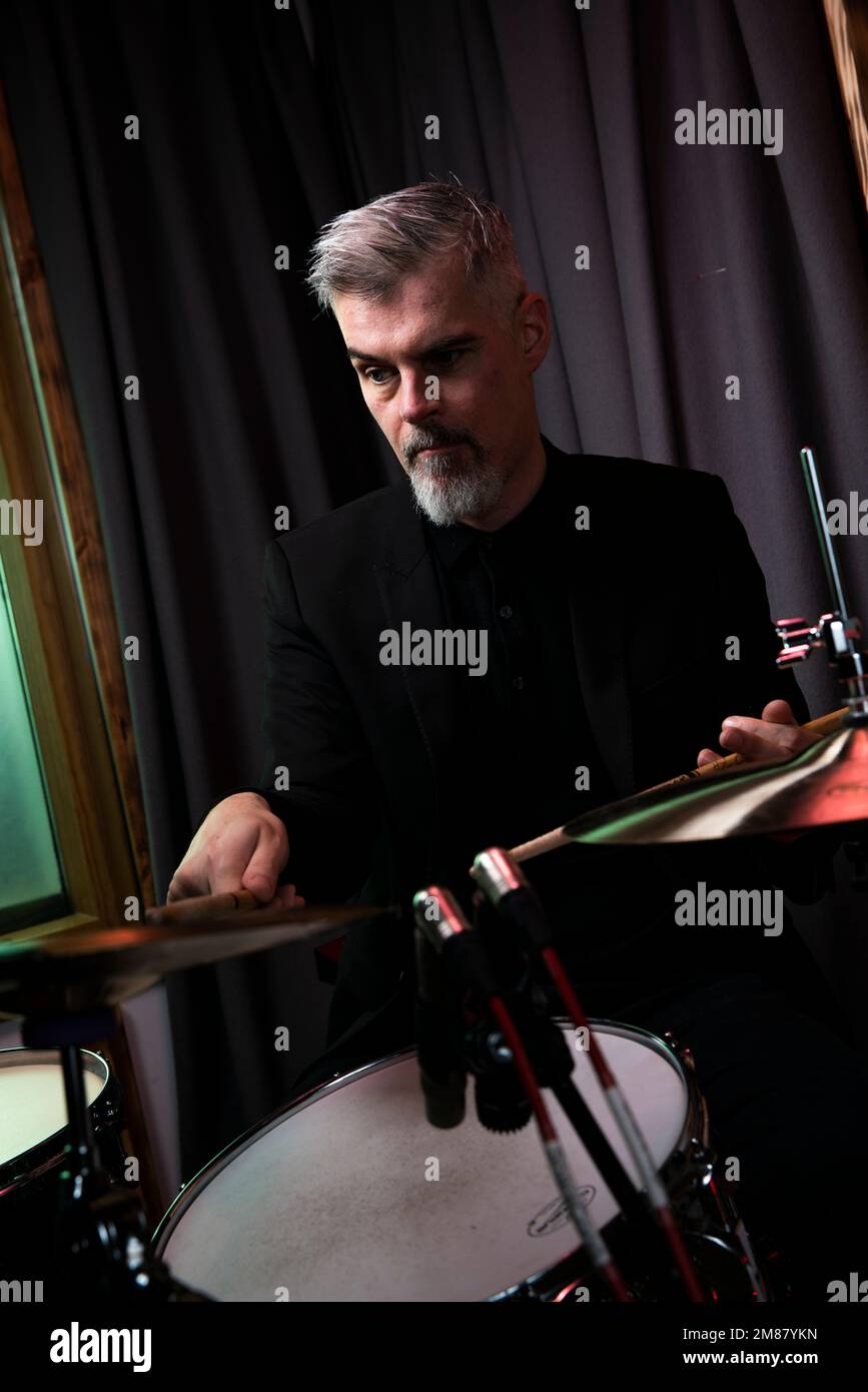 Mark heaney drums hi-res stock photography and images - Alamy
