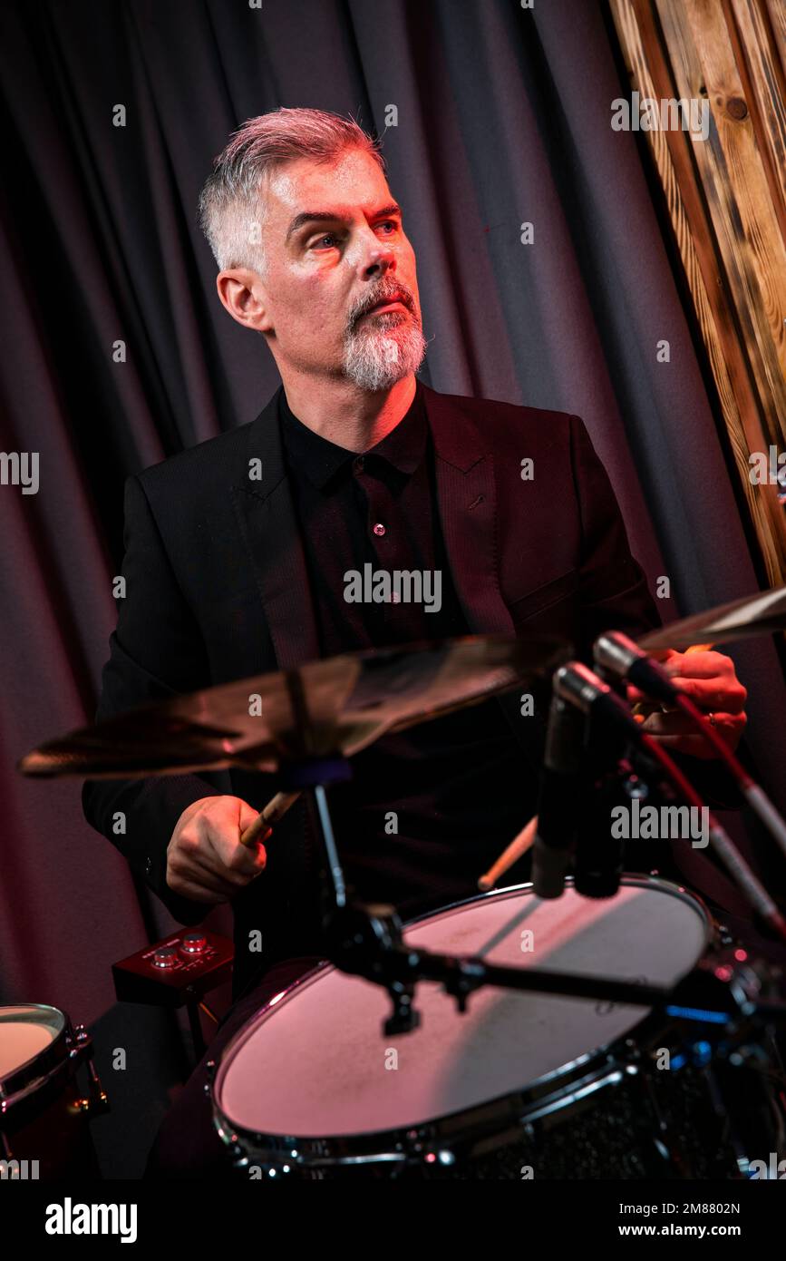 Mark heaney drums hi-res stock photography and images - Alamy