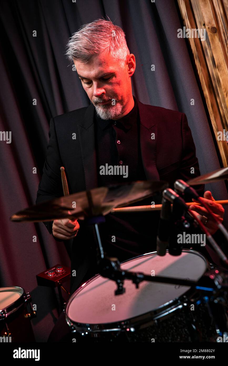 Mark heaney drums hi-res stock photography and images - Alamy