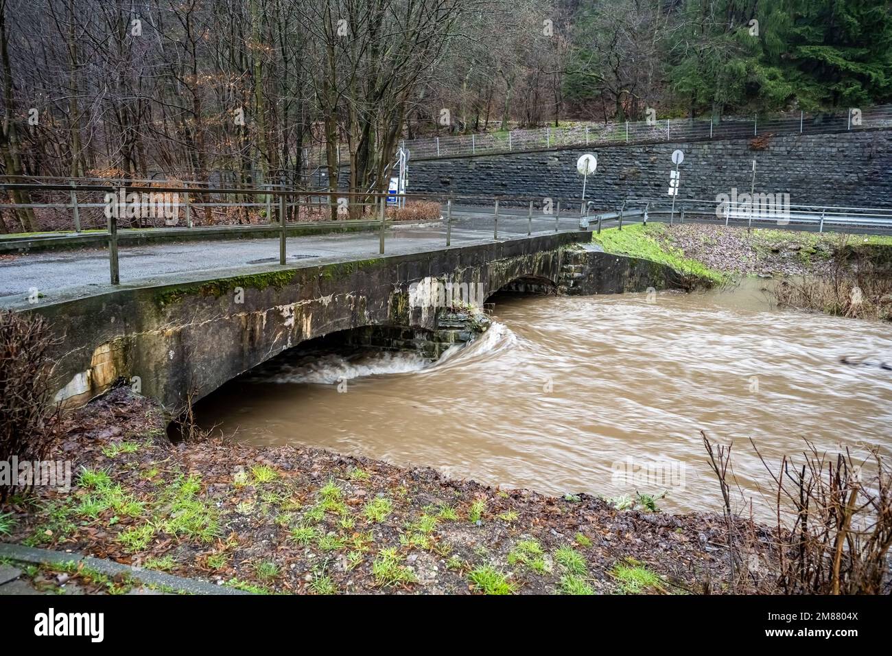 Halver, Germany. 12th Jan, 2023. The Volme flows just through the arch ...