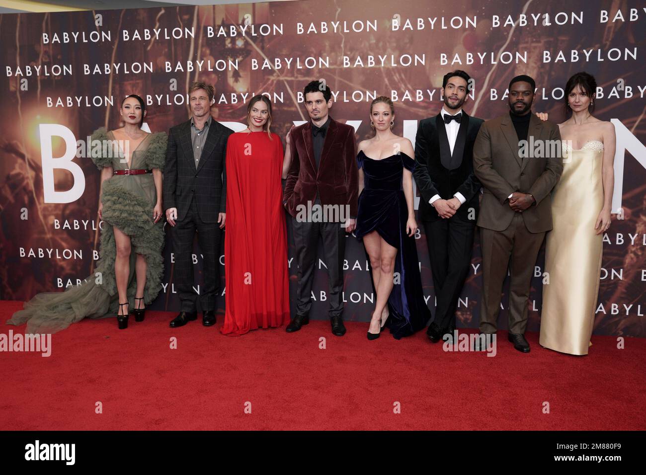 Li Jun Li, from left, Brad Pitt, Margot Robbie, Damien Chazelle, Olivia ...