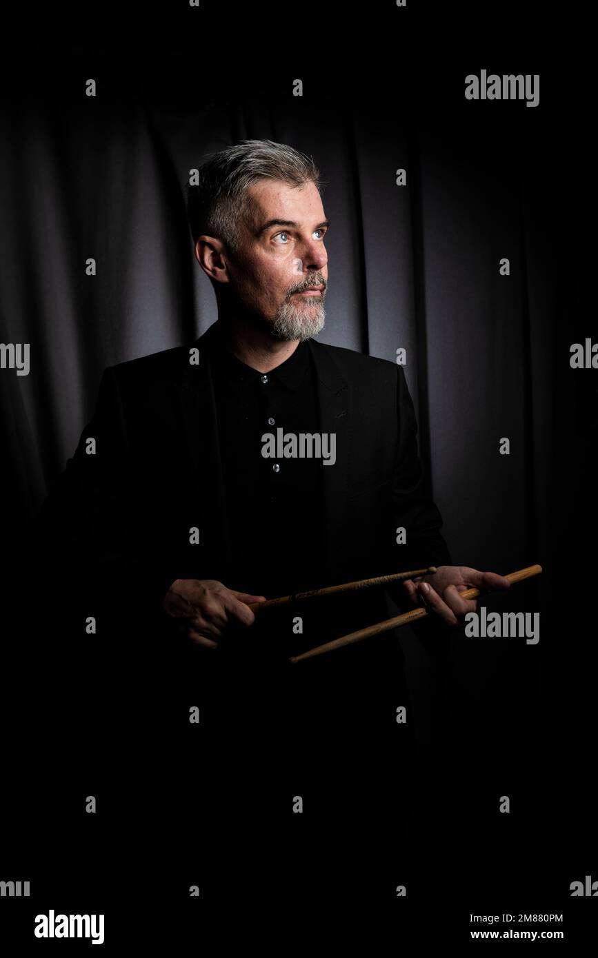 Mark heaney drums hi-res stock photography and images - Alamy