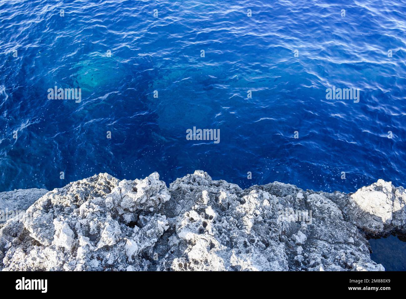 Looking down over cliff edge hi-res stock photography and images - Alamy