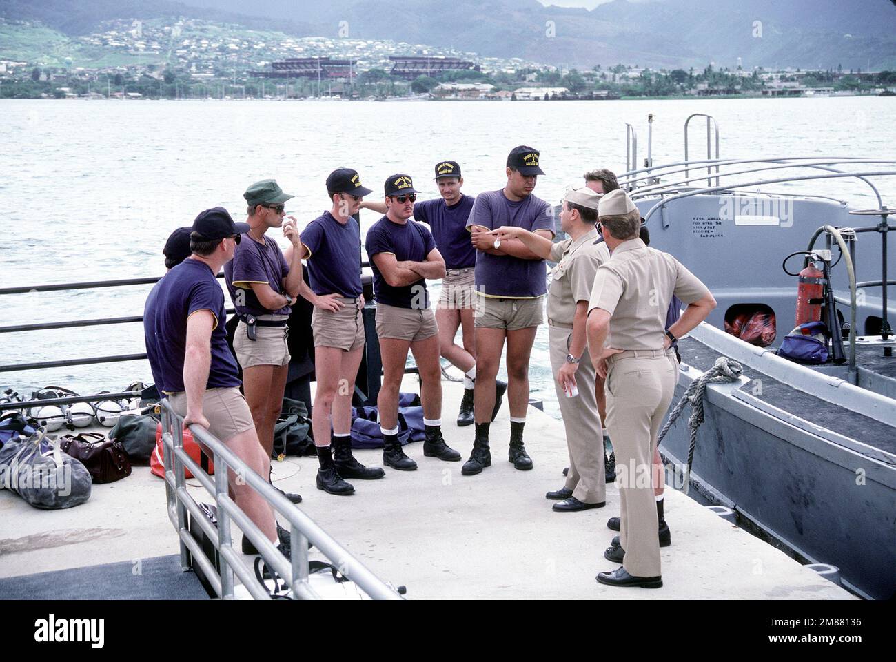 Uss arizona salvage pearl harbor hi-res stock photography and images ...