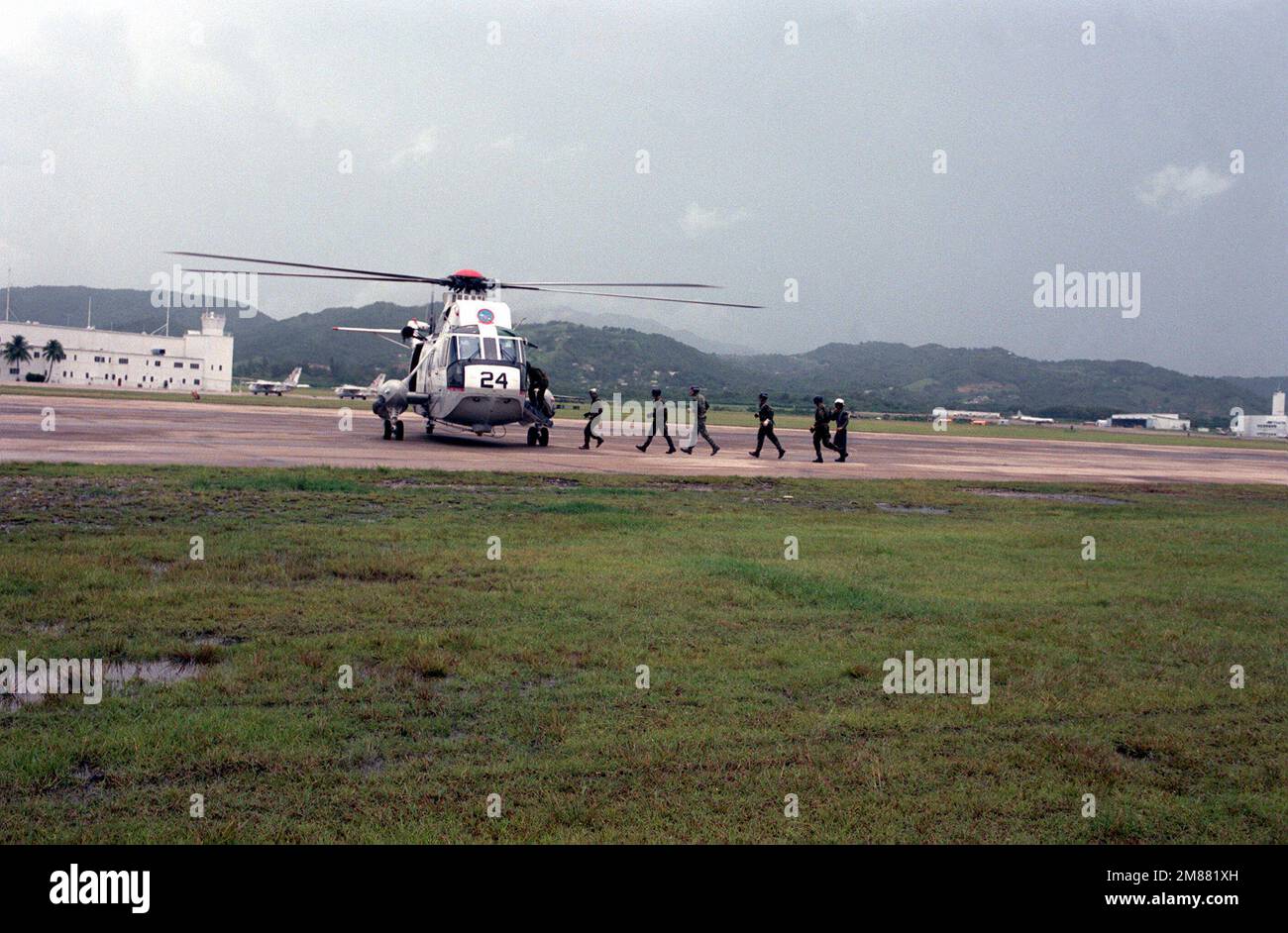 United states navy helicopter squadron hi-res stock photography and ...