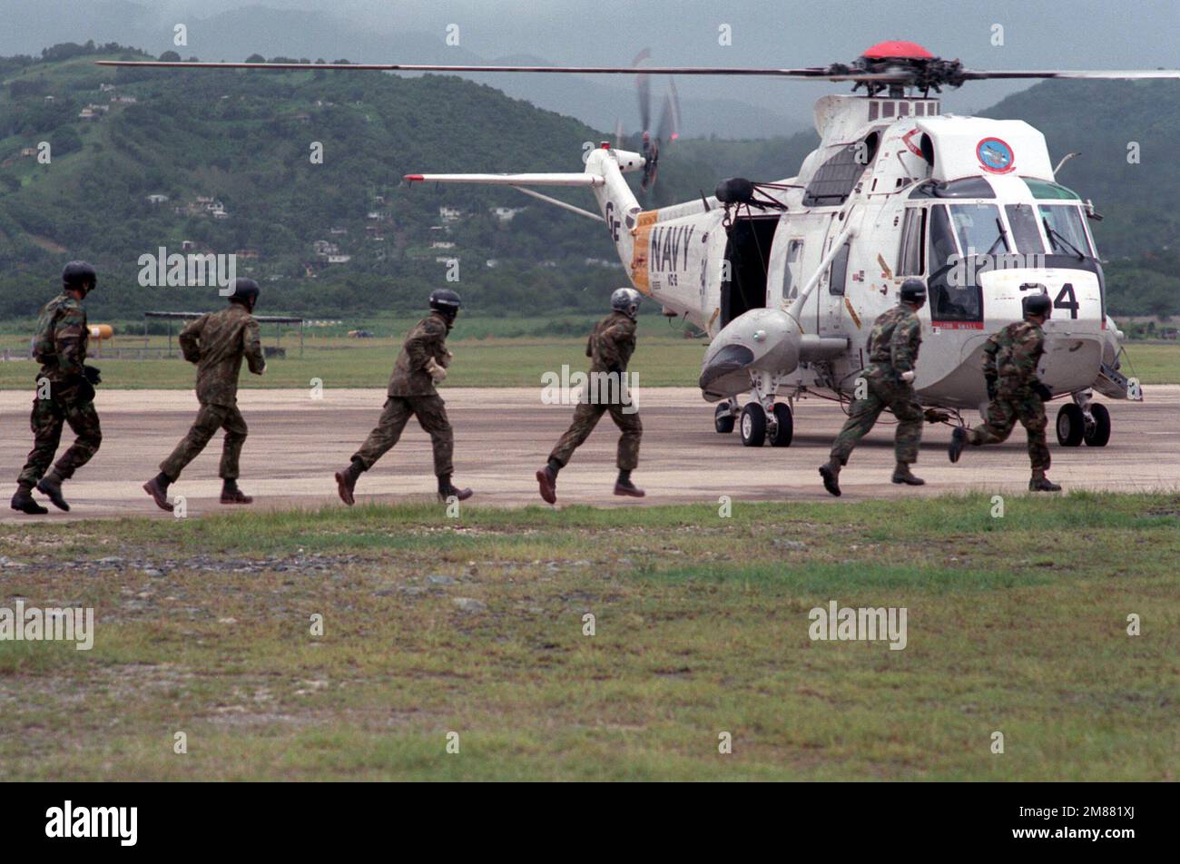 United states navy helicopter squadron hi-res stock photography and ...