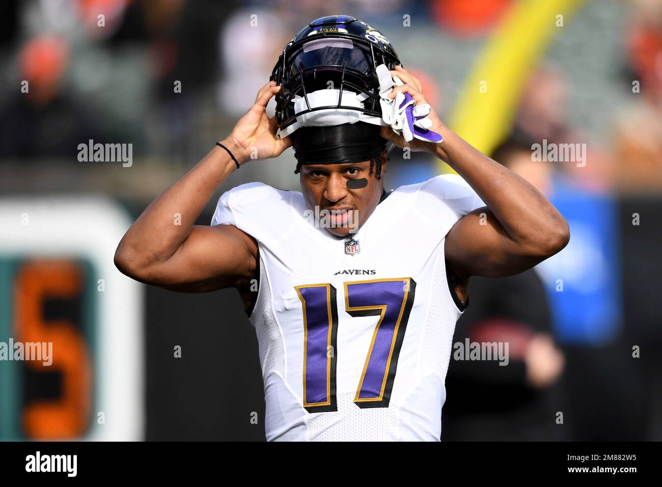 Baltimore Ravens running back Kenyan Drake (17) looks on before an NFL ...