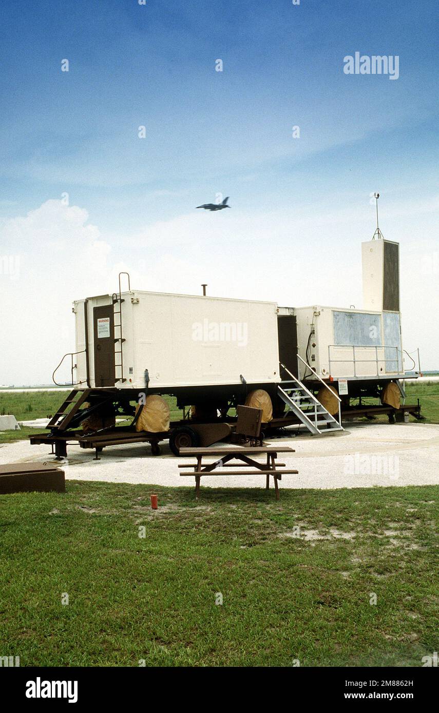 Precision approach radar hi-res stock photography and images - Alamy