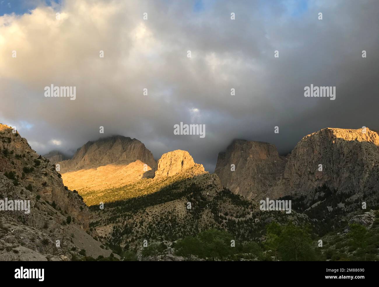 Sunset at Emli Valley and Mount Kaletepe on Aladaglar National Park in ...