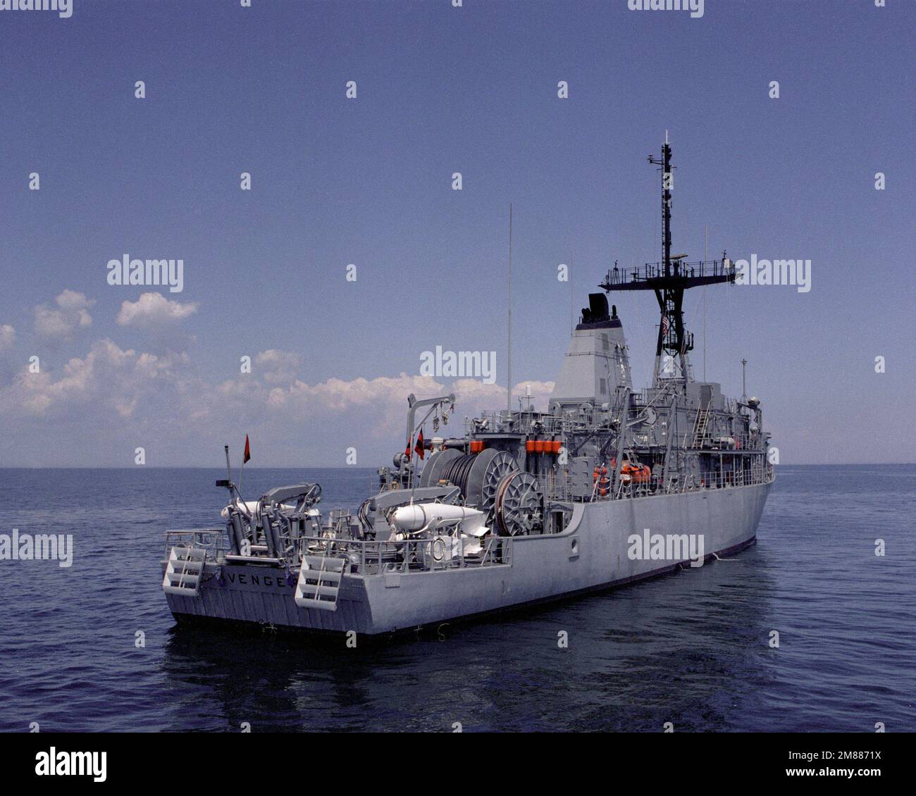 Uss avenger mcm 1 hi-res stock photography and images - Alamy