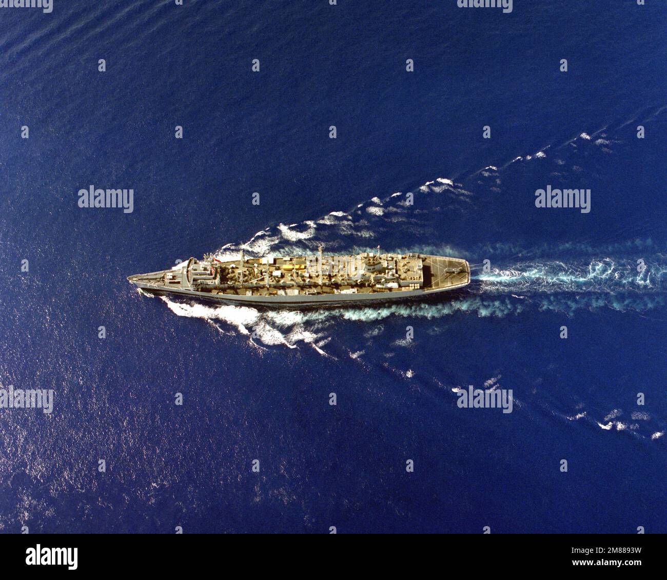 Uss camden aoe 2 hi-res stock photography and images - Alamy