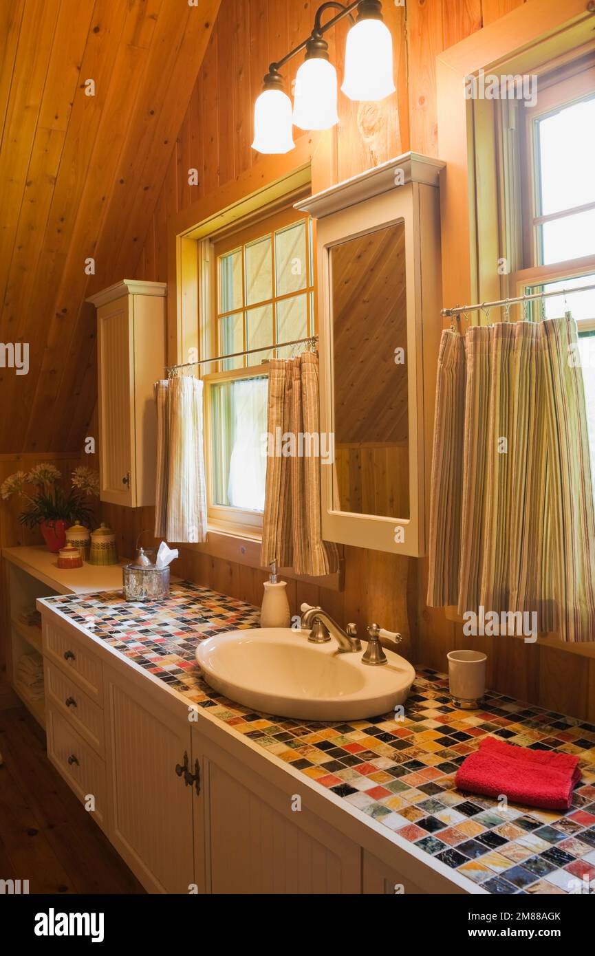 Checkered windows hi-res stock photography and images - Alamy