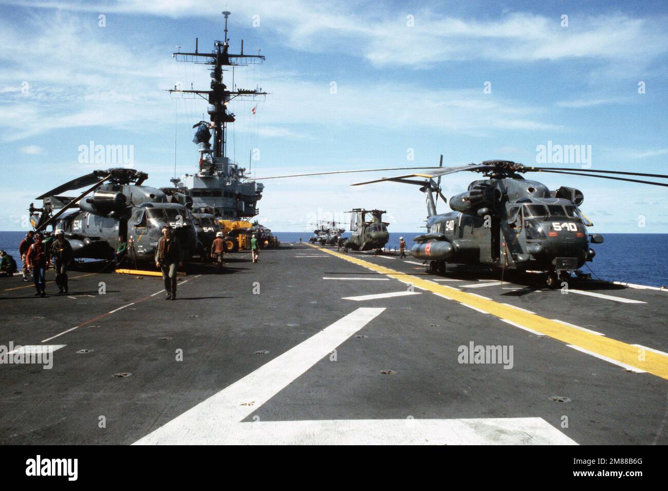 DN-ST-88-00917. Base: USS Guadalcanal (LPH 7 Stock Photo - Alamy