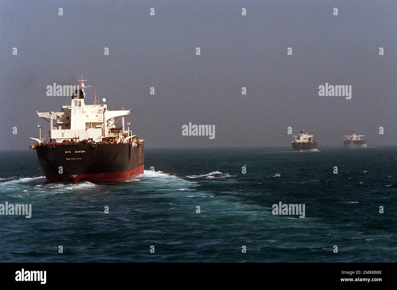 Kuwaiti navy hi-res stock photography and images - Alamy