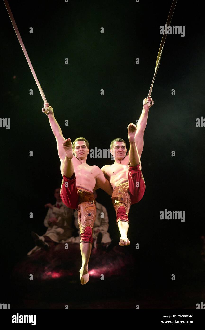 London, UK . 12 January, 2023 . Acrobatic actors perform at the dress ...