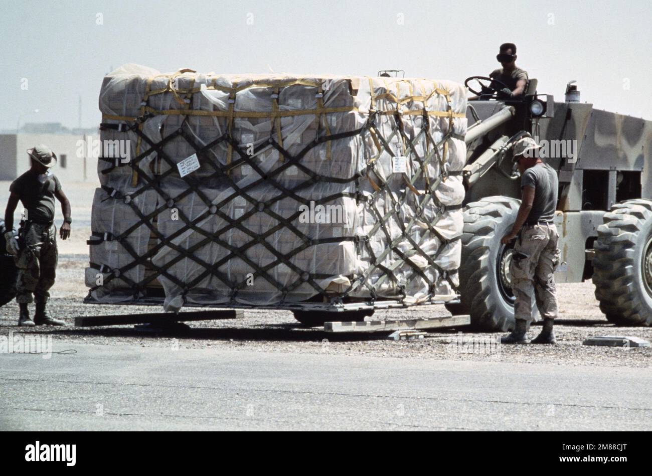 DF-ST-89-00943. Subject Operation/Series: SHADOW HAWK Base: Al Jafr ...