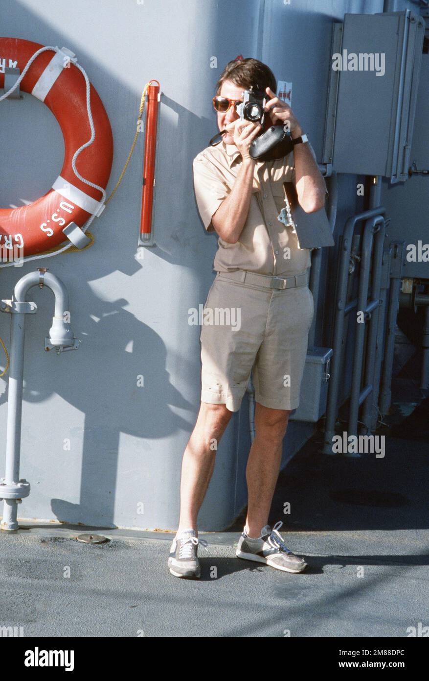 DN-ST-88-01118. Base: USS Grapple (ARS 53 Stock Photo - Alamy