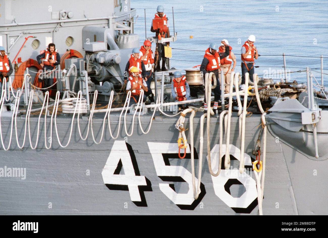 DN-ST-88-01136. Base: USS Inflict (MSO 456 Stock Photo - Alamy