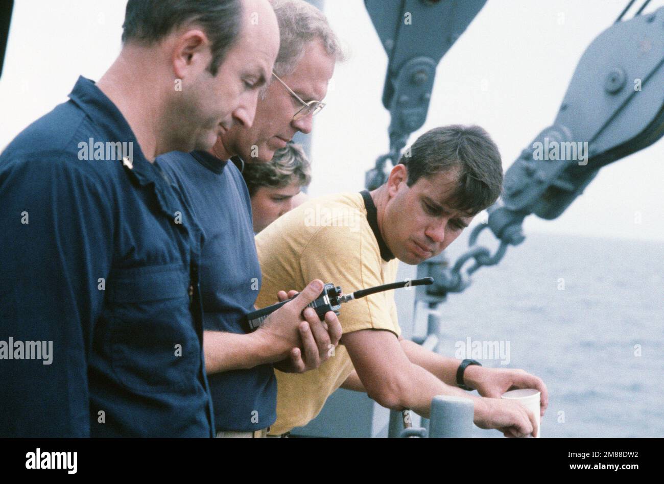 Uss grapple hi-res stock photography and images - Alamy