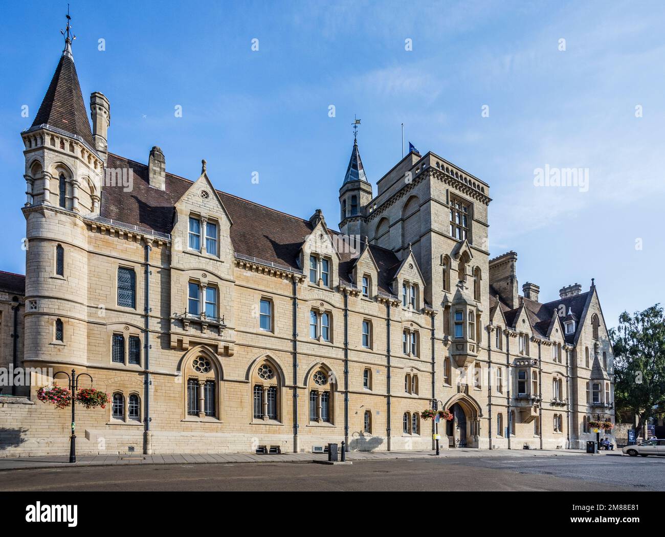 the main Broad Street frontage of the University of Oxford Balliol ...
