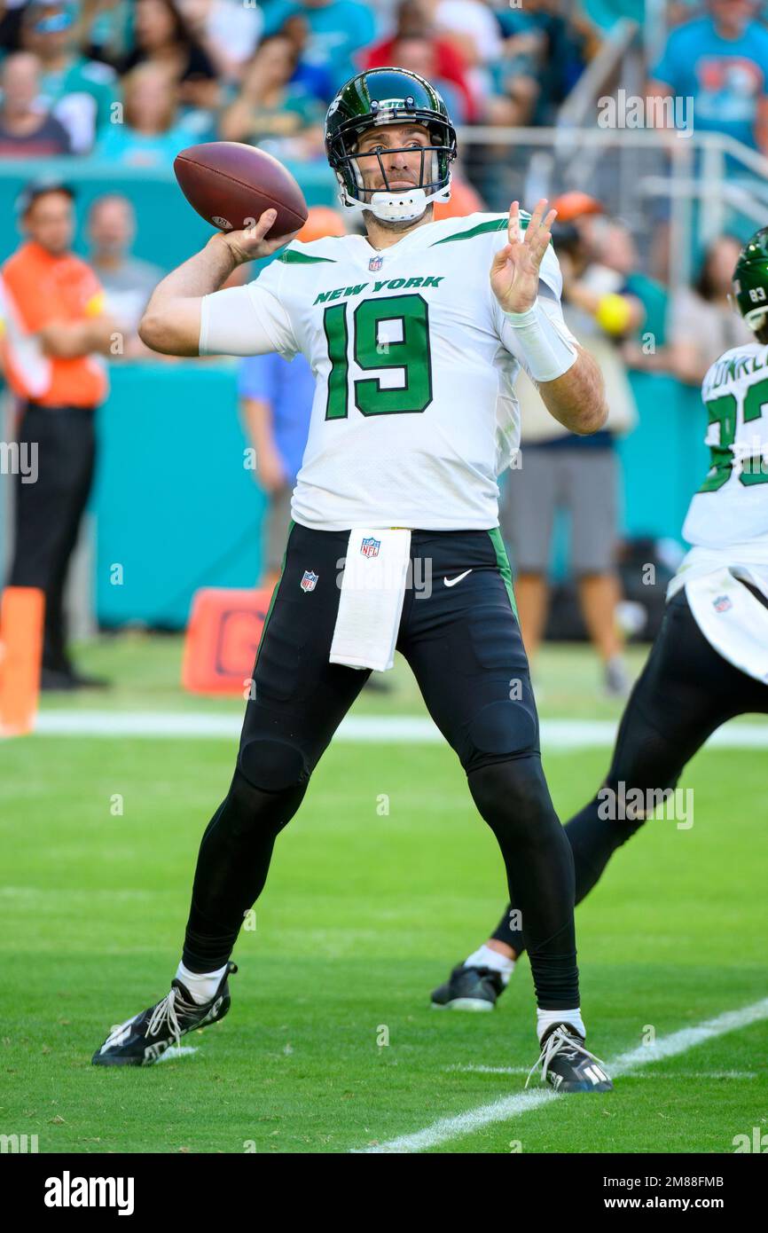 New York Jets quarterback Joe Flacco (19) throws the ball during an NFL ...
