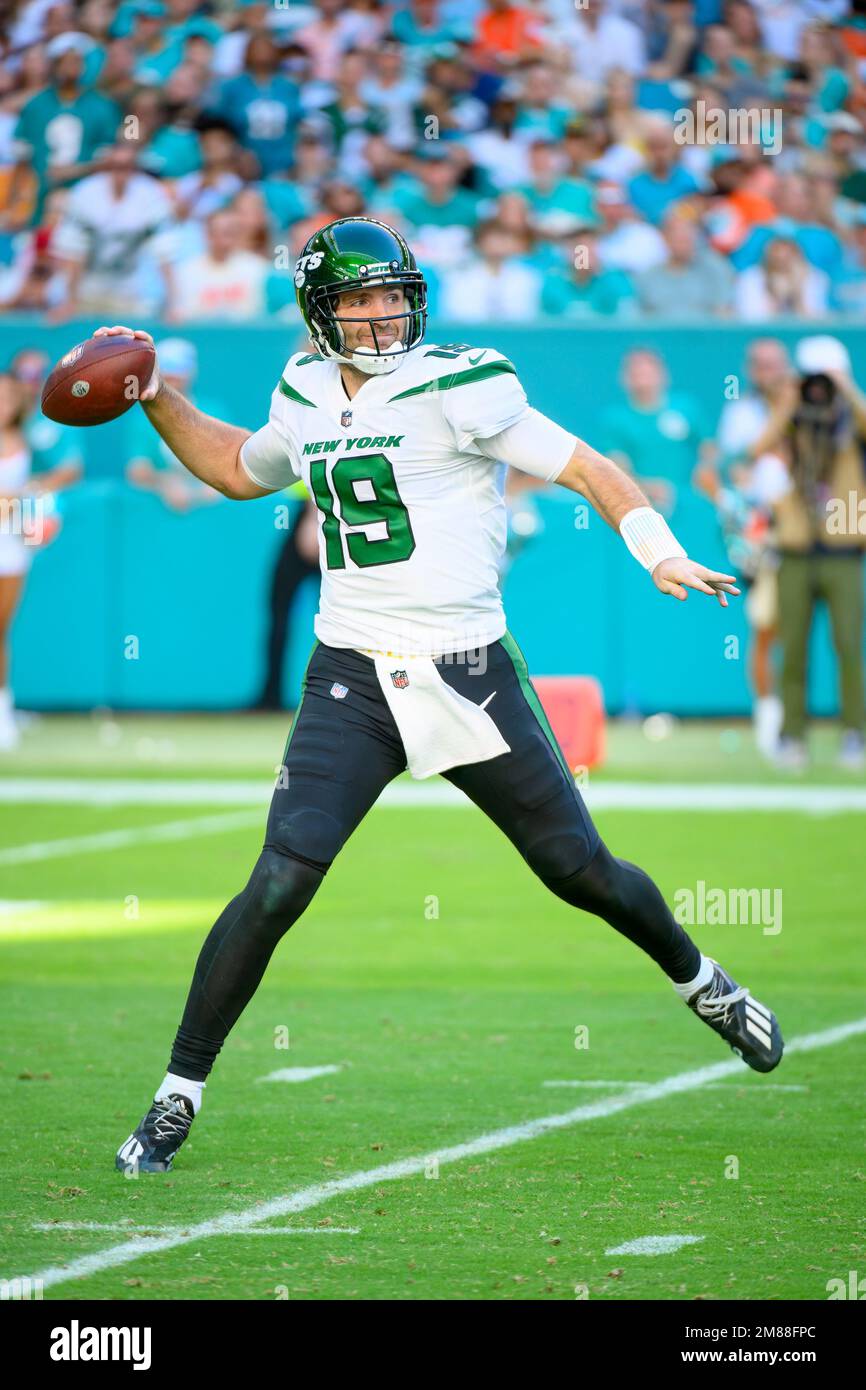 New York Jets quarterback Joe Flacco (19) throws the ball during an NFL ...