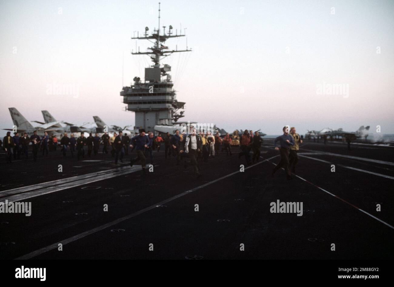 DN-ST-88-00207. Base: USS Theodore Roosevelt (CVN 71 Stock Photo - Alamy