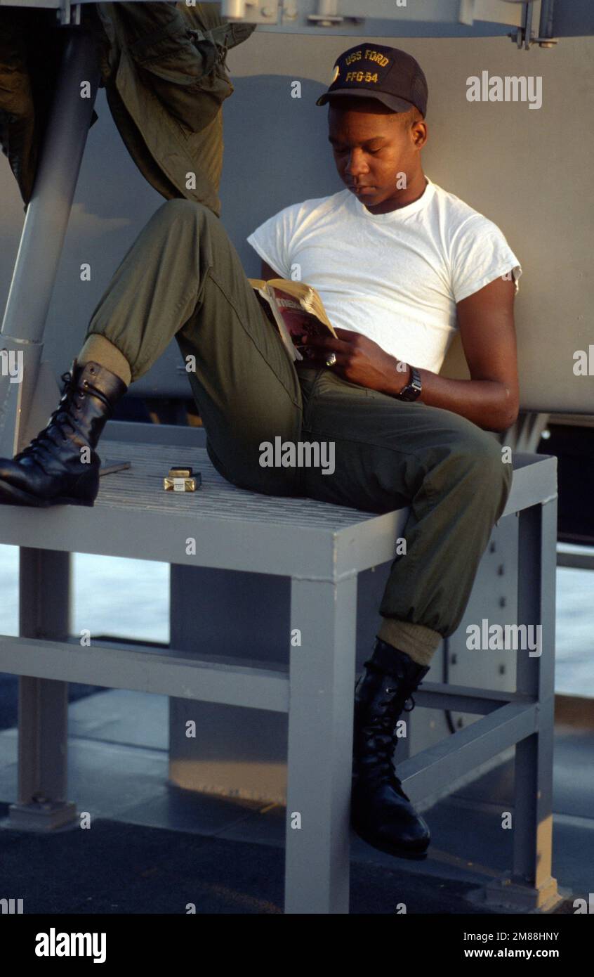 DN-ST-88-01839. Base: USS Ford (FFG 54 Stock Photo - Alamy