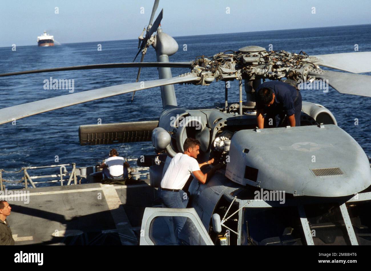 DN-ST-88-01876. Base: USS Ford (FFG 54 Stock Photo - Alamy