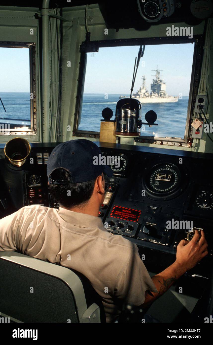 DN-ST-88-01859. Base: USS Ford (FFG 54 Stock Photo - Alamy