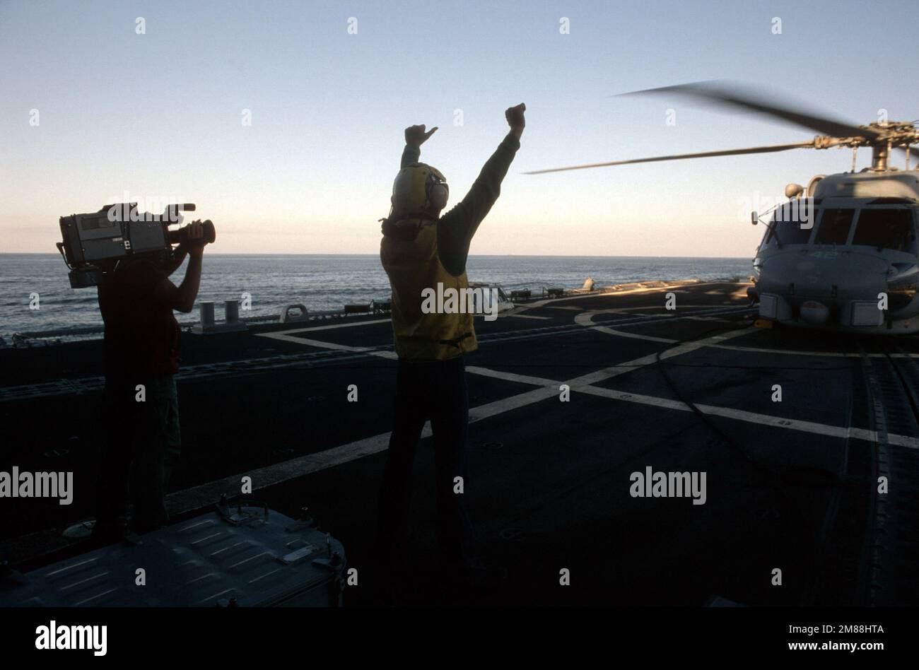 DN-ST-88-01872. Base: USS Ford (FFG 54 Stock Photo - Alamy