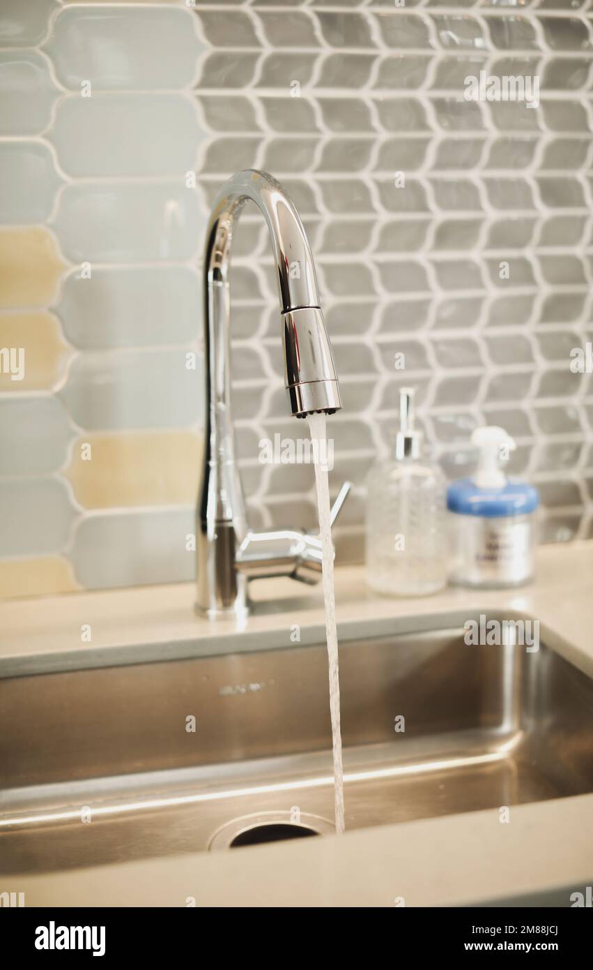 water skin drain kitchen faucet wash plumbing Stock Photo - Alamy