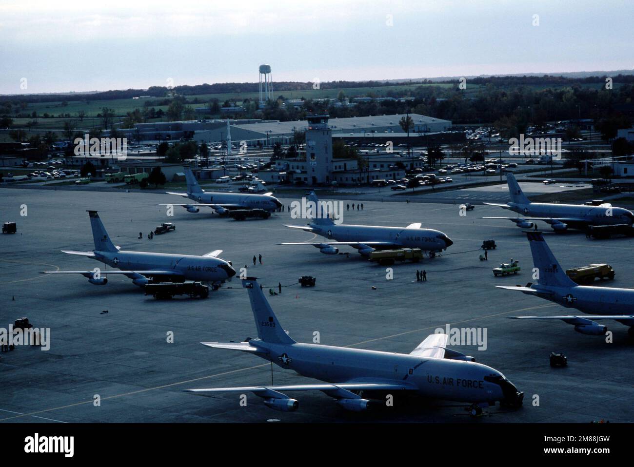 Chocking ground hi-res stock photography and images - Alamy